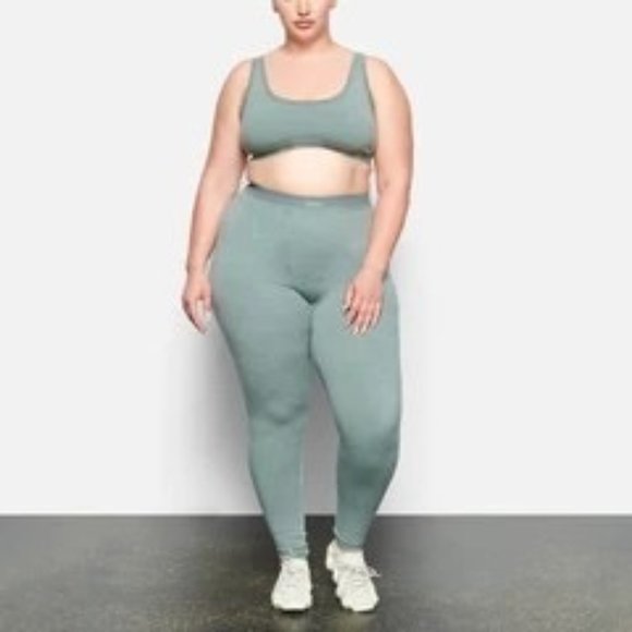 SKIMS | Pants & Jumpsuits | Skims Outdoor Seamed Leggings Blue Chalk ...